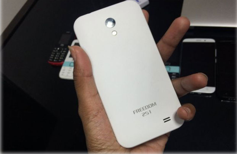 Começam vendas do celular mais barato do mundo: R$ 12 | Só Notícia Boa