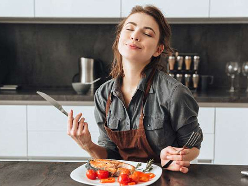 Comer todas as refeições antes das 15 hs melhora saúde, diz estudo | Só ...