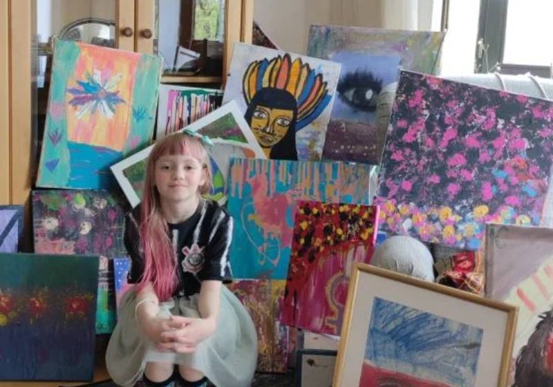 Pintora brasileira de 7 presenteia presidente francês com quadro ...